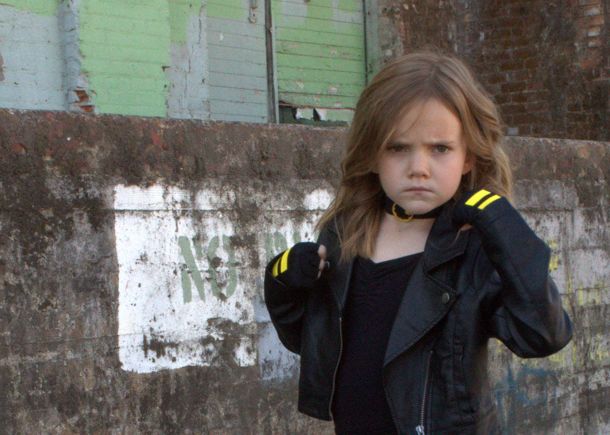 Cosplay: Big Barda and Black Canary – Heroic Girls