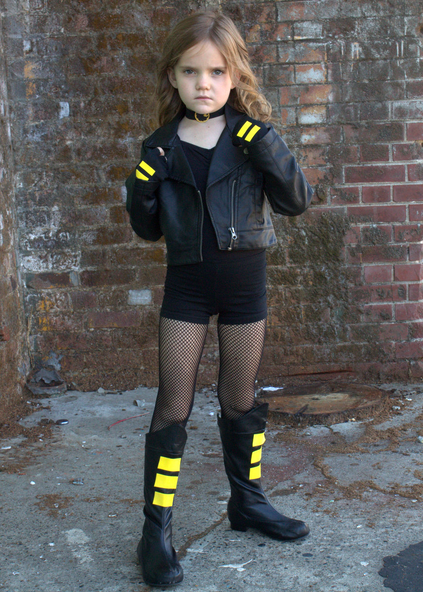 Cosplay: Big Barda and Black Canary – Heroic Girls